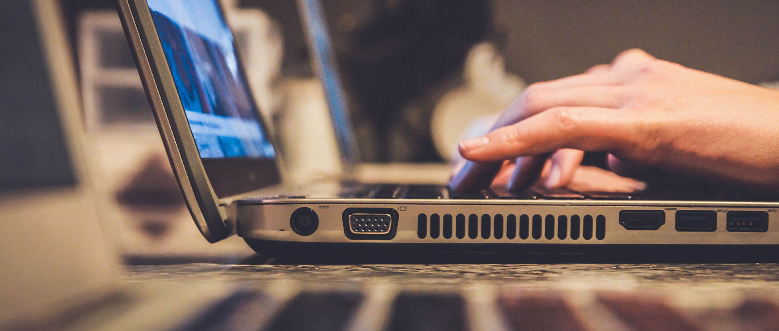 Is Fixed Wireless Internet Good? The Pros and Cons | Upward Broadband